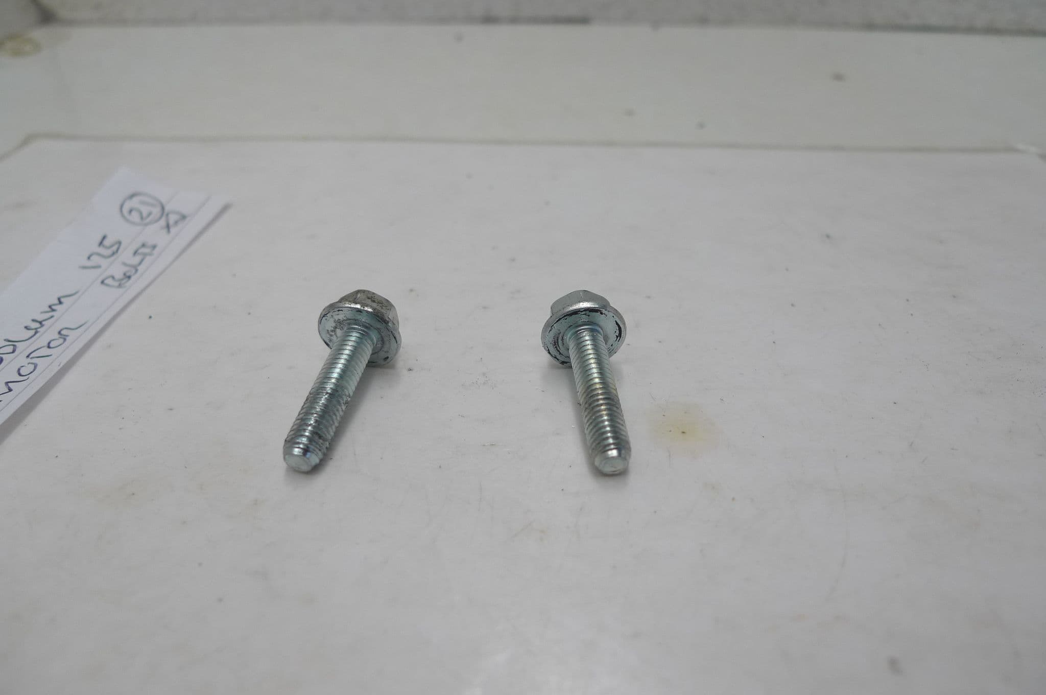 SINNIS HOODLUM 125 BREAKING STARTER MOTOR BOLTS x2 LOC-C